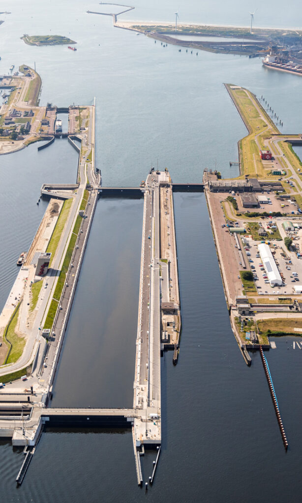 IJmuiden Sea Lock | Invesis